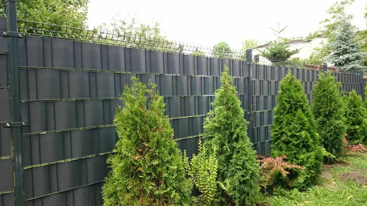 Clona na drátěný plot PVC - 19x3500 cm - šedá | MAXMAX.cz